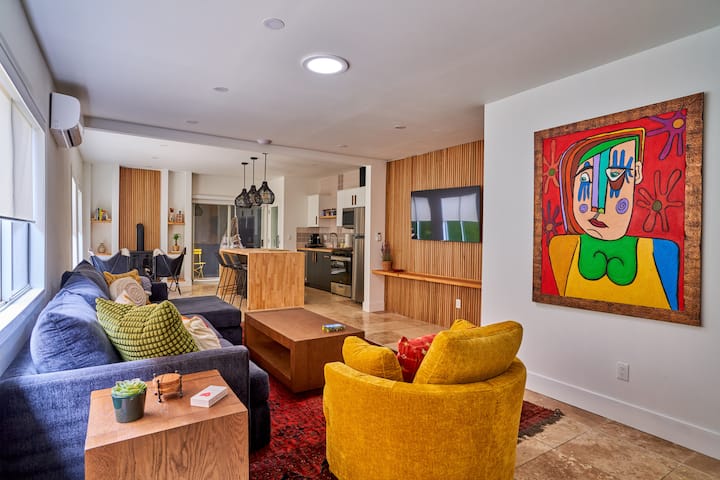 Blue Door # 1 In Peaceful, Private Woodland Hills - Topanga, CA