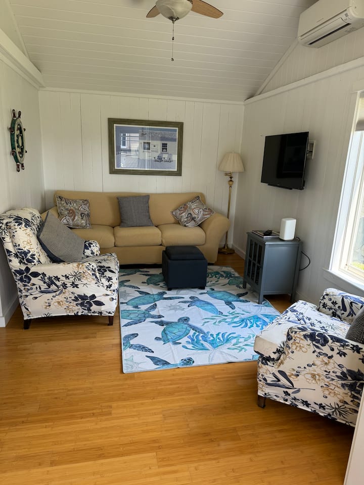Cozy Beach Cottage - Portsmouth, NH