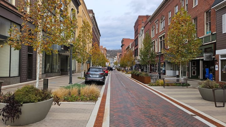 Downtown Duplex | Walkable & Pet-friendly! - Cumberland, MD