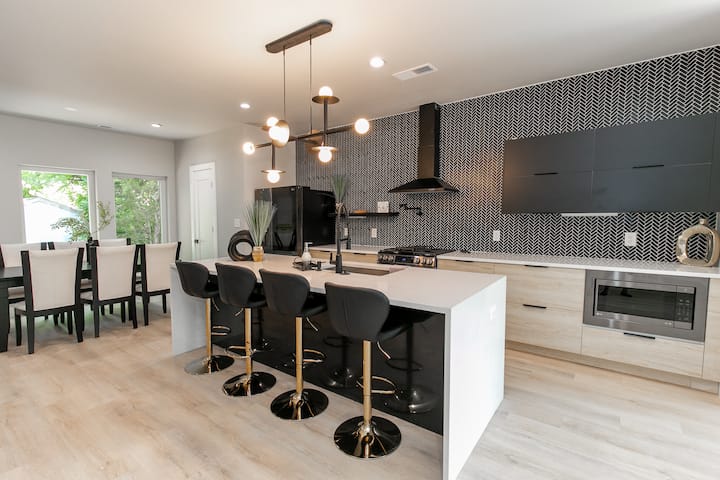 Game Room | Rooftop | Sleeps 16 | Mins To Downtown - Charlotte, NC