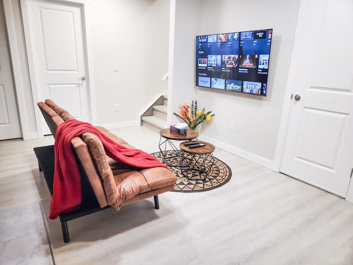 Calgary Cozy Nest | 2br Suite - Calgary