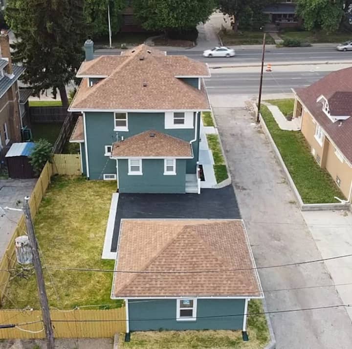 Spacious Home | Park 6 | Near Fairgrounds| Near Dt - Indianapolis, IN
