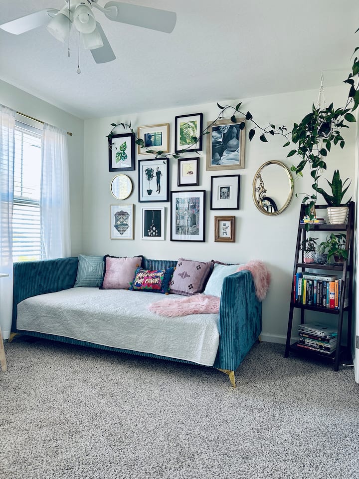 Private Room & Bath In Urban Jungle - Nashville, TN