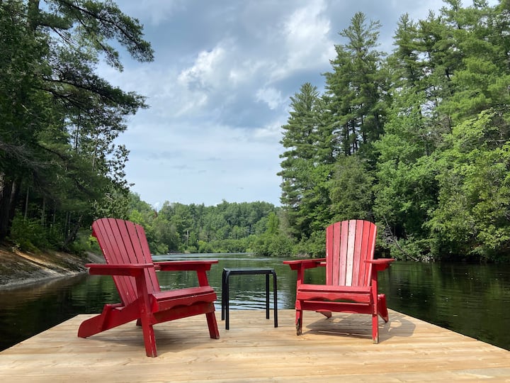 Luxury Muskoka River Cottage Retreat - Bracebridge
