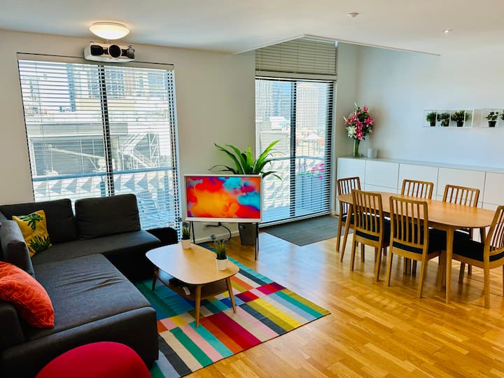 2-level Retreat 100m2 W/ Parking | Fragrance Free - Rod Laver Arena