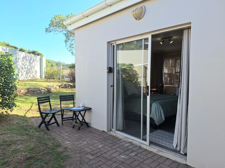 Sea Breeze - 1 Bed Studio Flat - Port Alfred