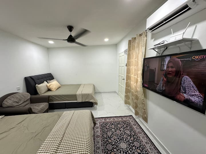 Rahim Tiny Homestay Kuala Kangsar (White Room) - Kuala Kangsar