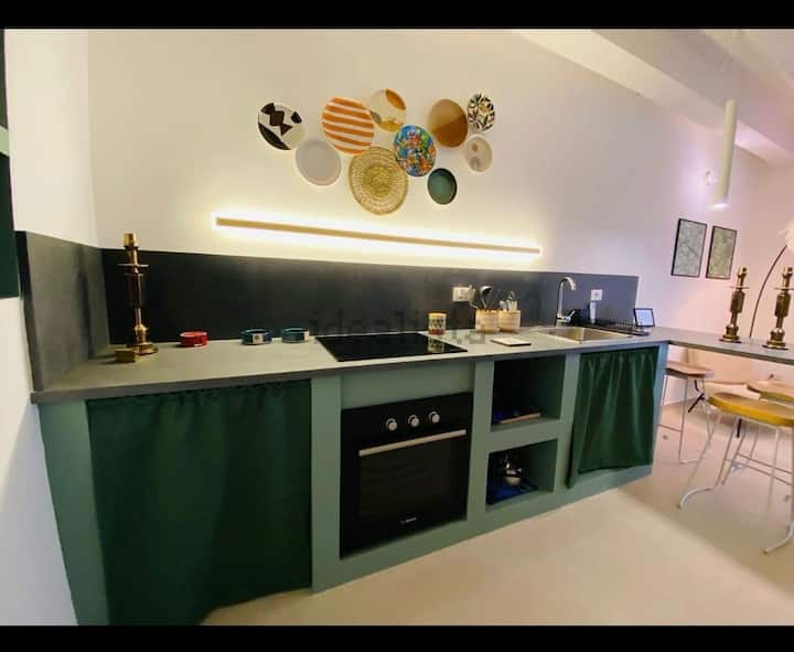 Laura Dortigia
Suite - Syracuse
