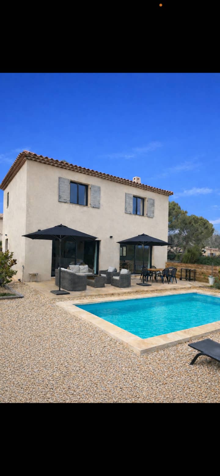 Superbe Villa 130m2 Climatisée • Piscine • Wifi - エクサン・プロバンス
