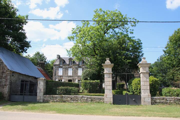 Loue Maison De Vacances - Baud