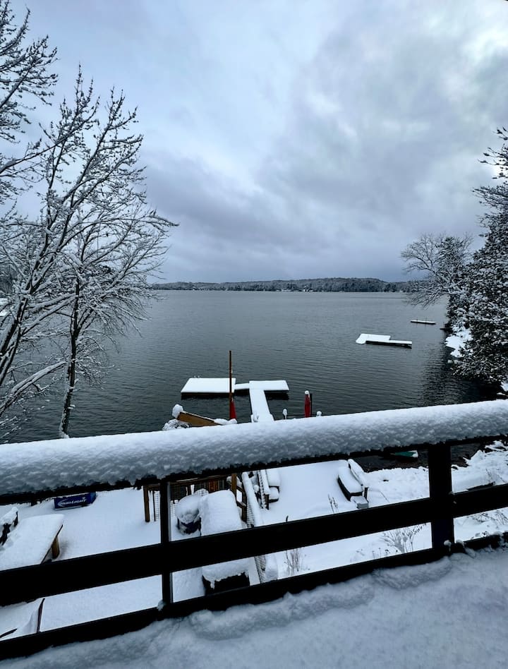 Muskoka Waterfront. Hot Tub. Water Toys. New Reno - Huntsville