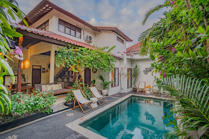 3br Villa Seminyak With Floating Breakfast - Seminyak