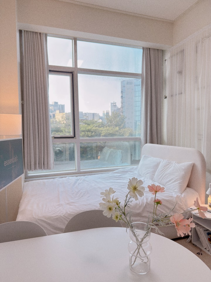 [고객만족도1위]h House/서울역 1분 / 최고의전망/특별할인 - Seoul