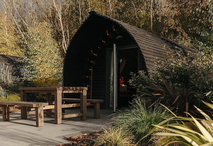 Modern Cabin With Wood Fired Hot Tub - Yorkshire