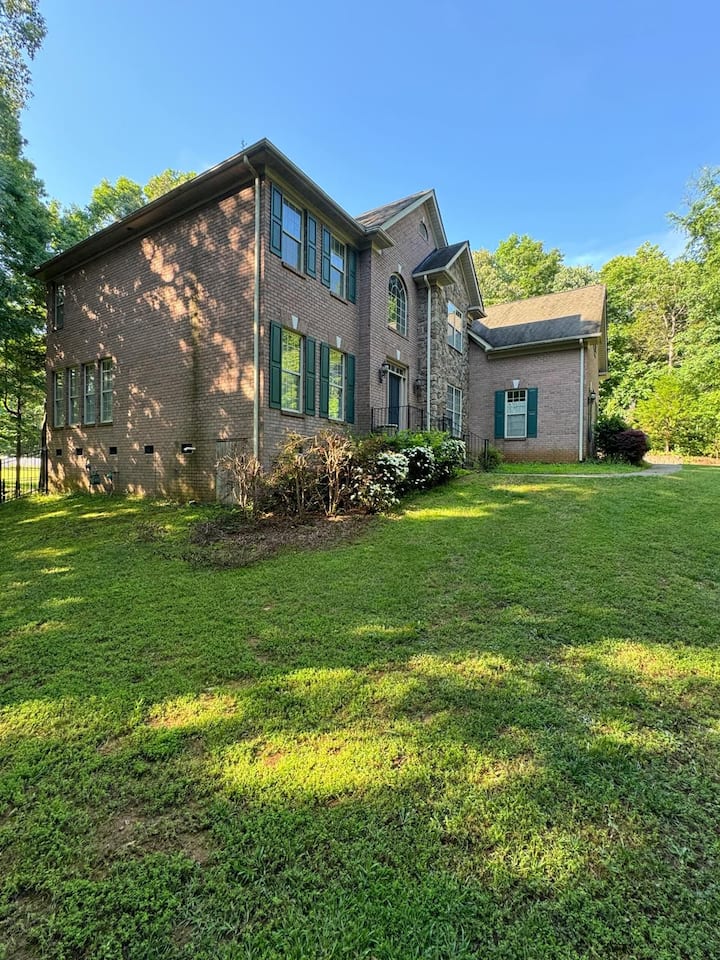 Refúgio Familiar, Casa Espaçosa - Midland, NC