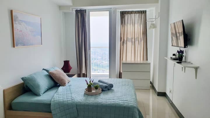 Little Lilac In Benson Tower - Surabaya