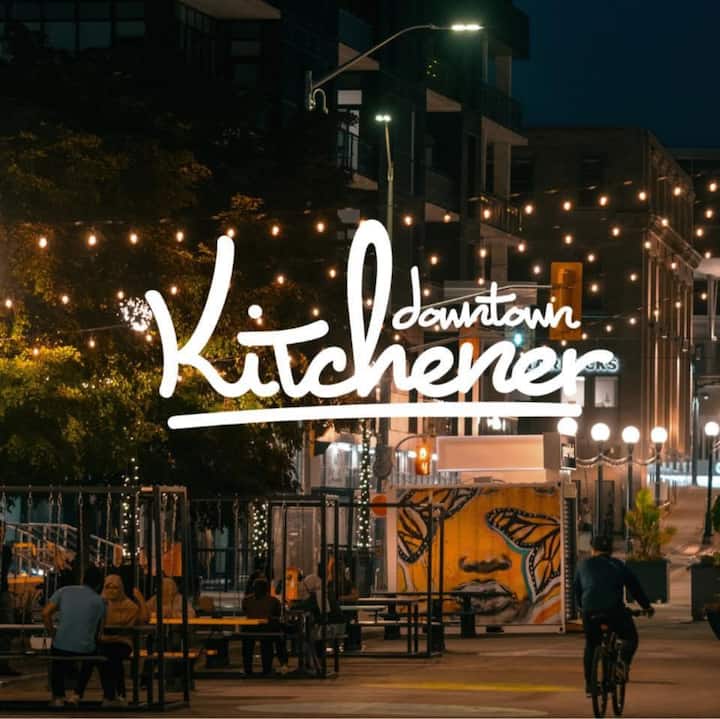 Luxury 2 Bed Downtown Condo W King & Queen Beds - Waterloo, Ontàrio, Canadà
