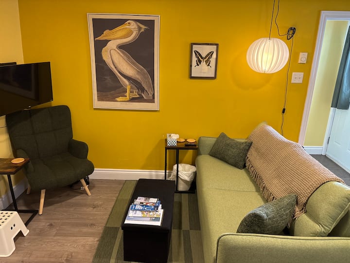 Central Cozy Dt Dartmouth Apt -