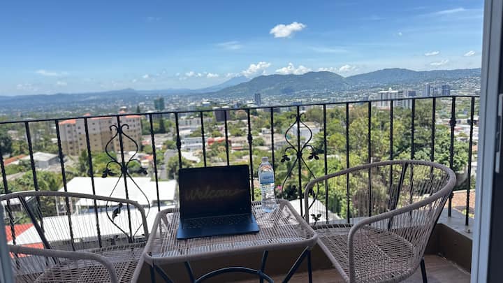 Escalón Penthouse | Pool & City Views - San Salvador