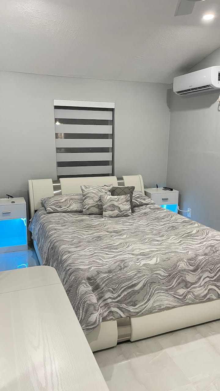 Serenity Suite - Miami, FL