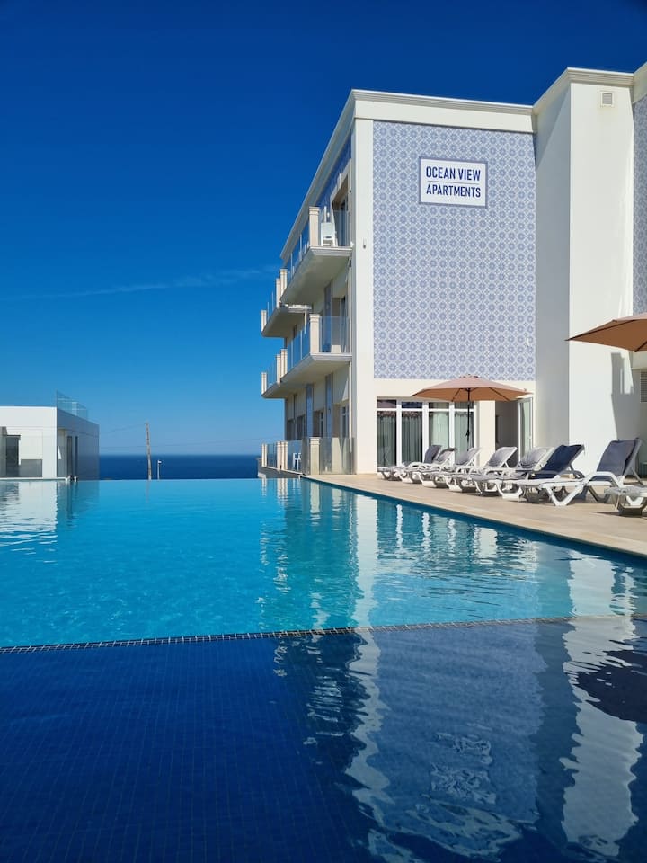 Ocean View Apartments - Balcony, Beach & Pool View - Lourinhã