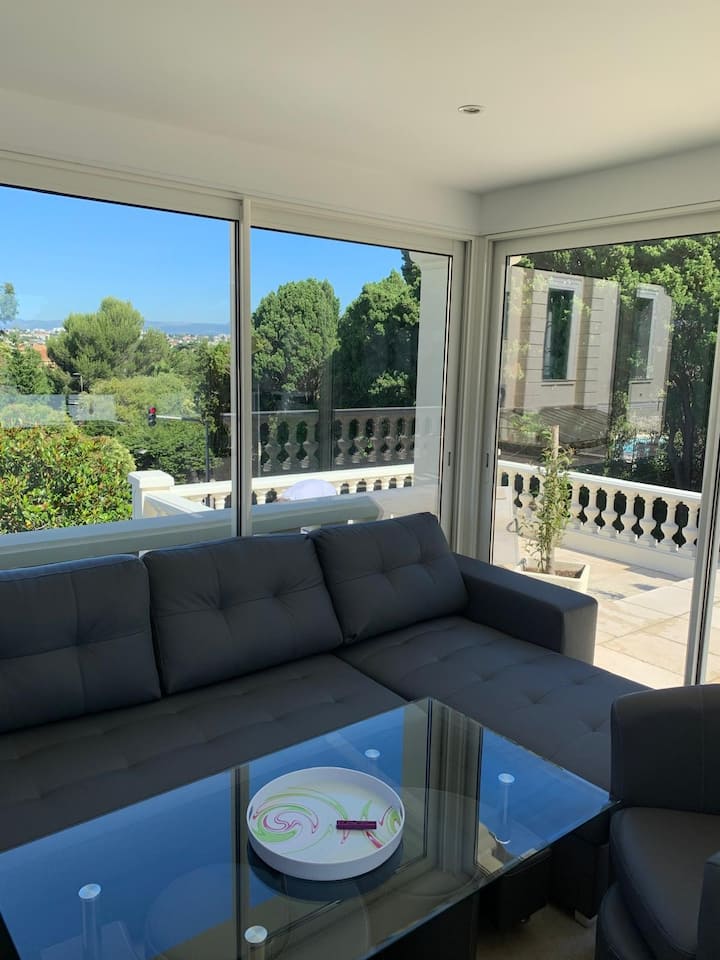 Villa 5 Chambres Derrière Le Martinez Piscine - Cannes