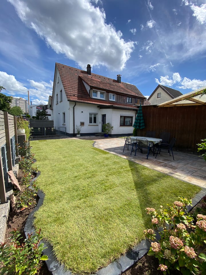 House & Garden, Kitchen Island, Parking, 4-8 Pple - Böblingen