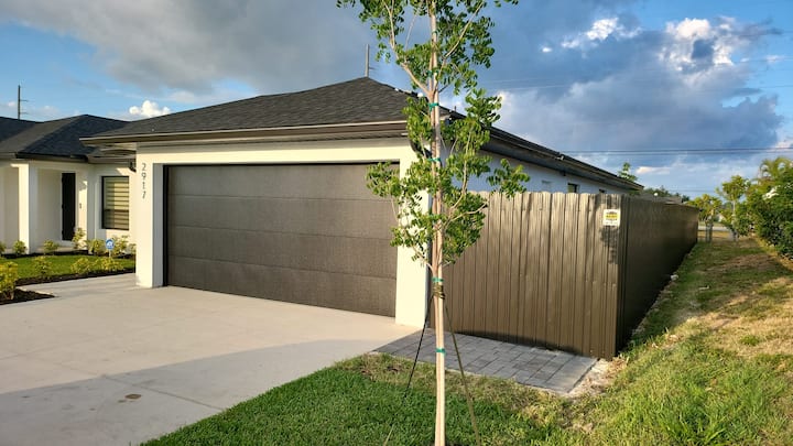 Great Location! House In Cape Coral - Sanibel Island, FL