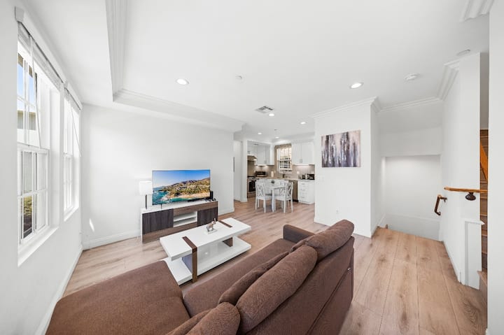 Nice 3b3b Townhome - 7 Mins Walk To Pcc - Pasadena, CA