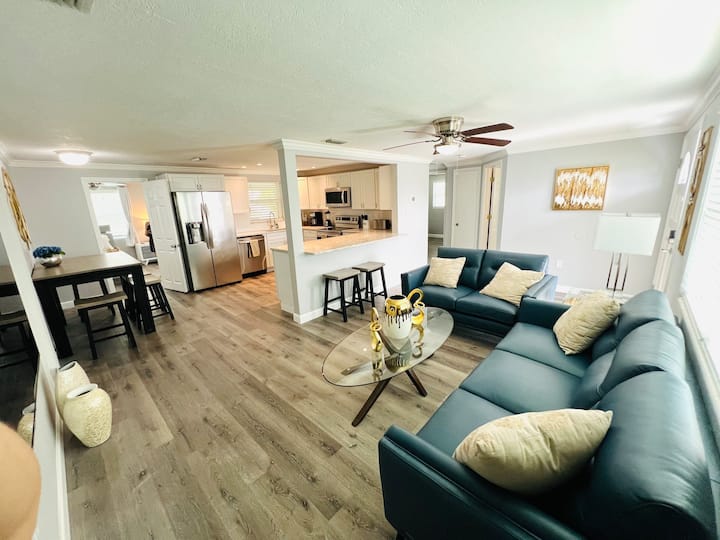 Luxury Waterfront 3-bedroom Boaters Retreat - Hudson, FL