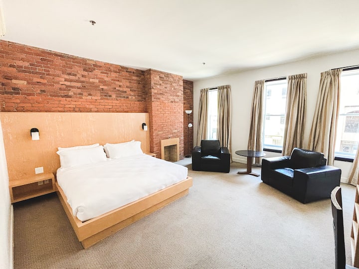 Spacious King Room At The Franklin Hotel Downtown - 聖約翰