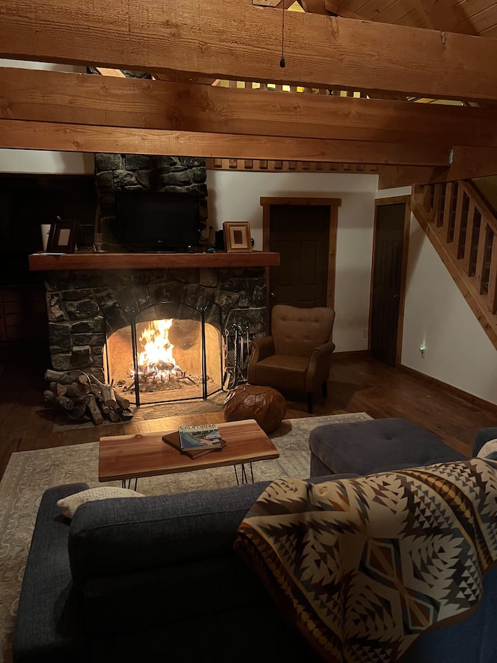 The Cabin At Boulder Ridge / Close To Resorts - Running Springs, CA