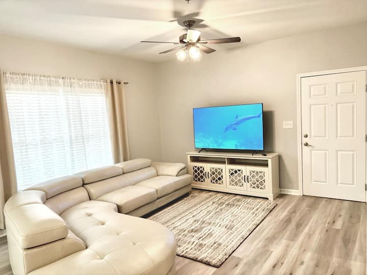 Luxury And Comfy Gs Condo/ First Floor/pool. - Gulf Shores, AL