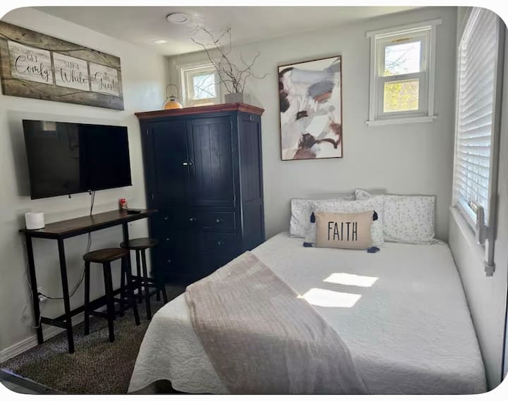 Tiny Retreat | Private Studio With Patio - Lake Lowell, ID