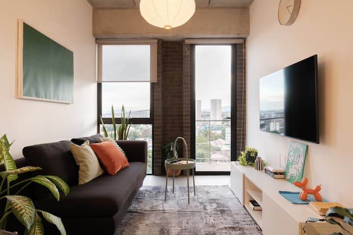 Moderno Departamento Con Balcón En La Americana - Guadalajara