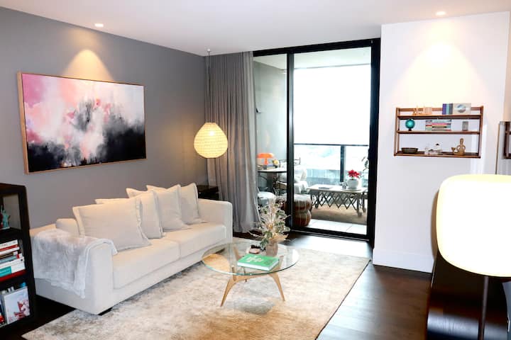 Luxury Cbd Apartment | Free Parking & Pool - Australia