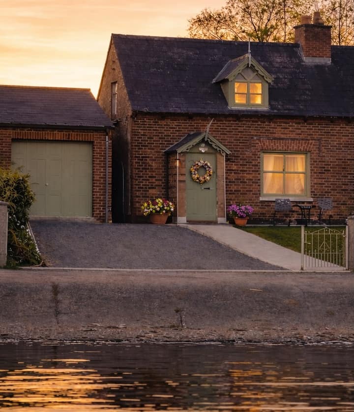 Ti Tonnin: Binoculars, Kids & Paws | Coastal Peace - Derry