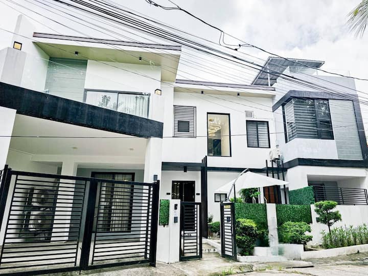 House In Bf Homes, Paranaque - Parañaque