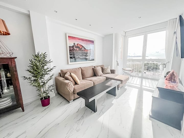 Apartamento De Lujo Frente A Mar, Recién Reformado - Alicante