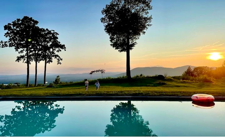 A Beautiful Mountain Home With Amazing Views - Moultonborough, NH