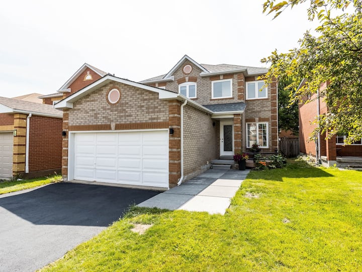Bright Home Near Headwaters Hospital! - Orangeville