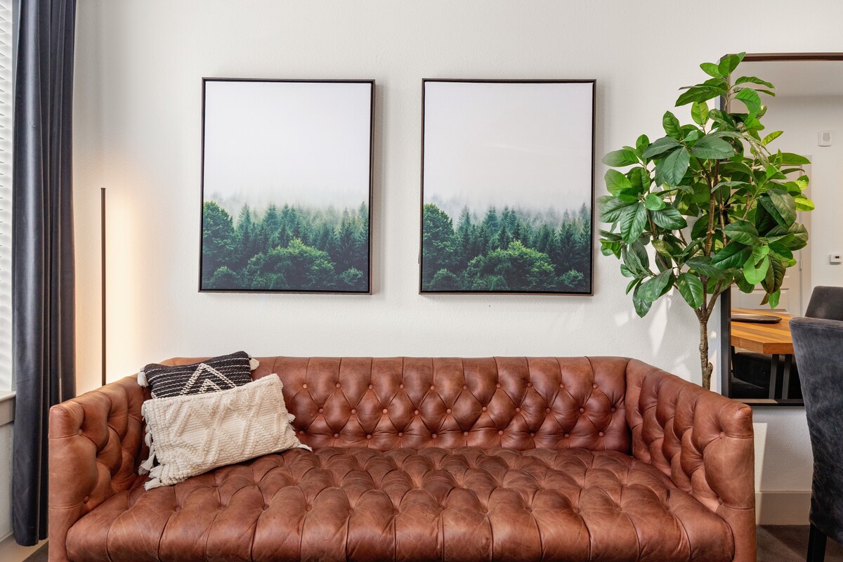 1 dormitorio con vistas al río · Paseo del río · Piscina infinita ...