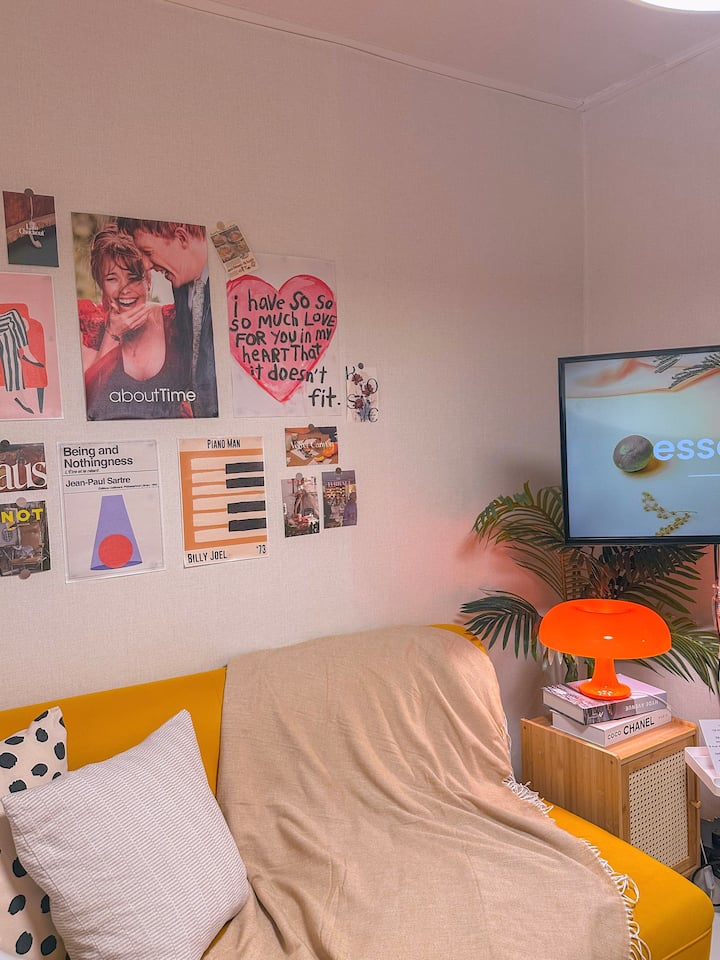 [리뷰이벤트/12시퇴실]행궁꿈자리_달 #행궁중심 #연박할인 #폴라로이드 #퀸침대2개 #빔 - Suwon-si