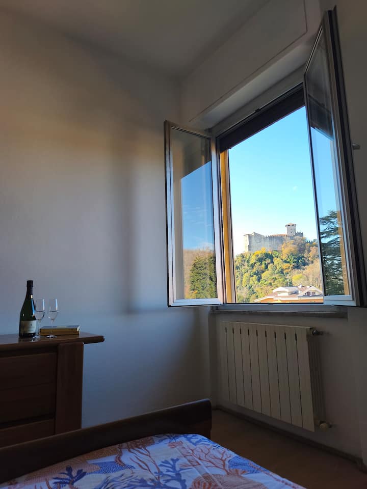 Bellavi(s)ta: Appartamento Vista Lago E Rocca - Arona, Italy