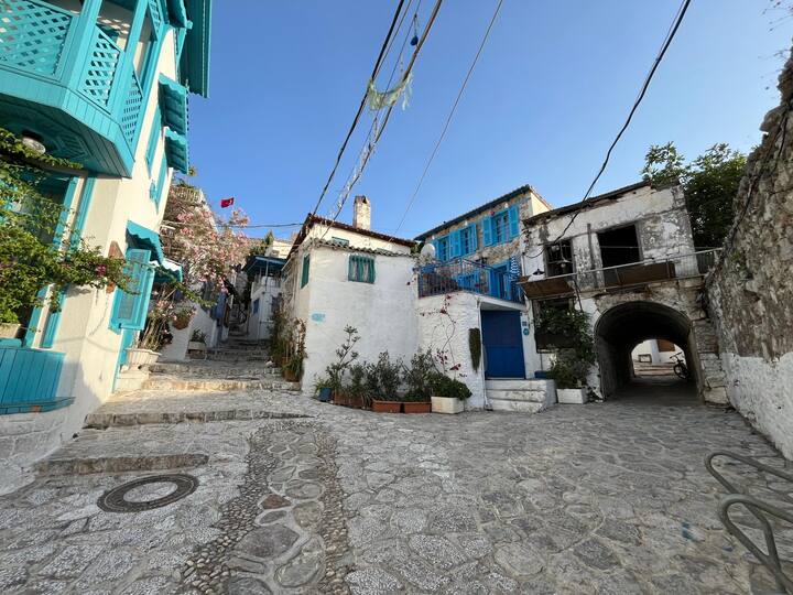 Marmaris Kale İçInde Tarihi Otantik Tripleks Villa - Marmaris