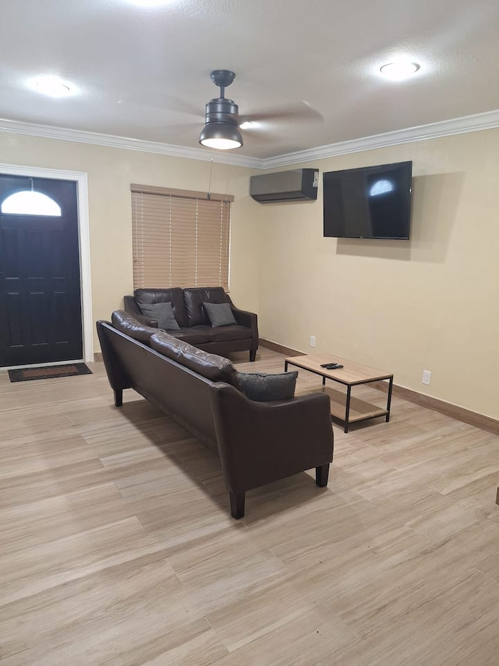 Carols Inn Airbnb #6 - Freeport