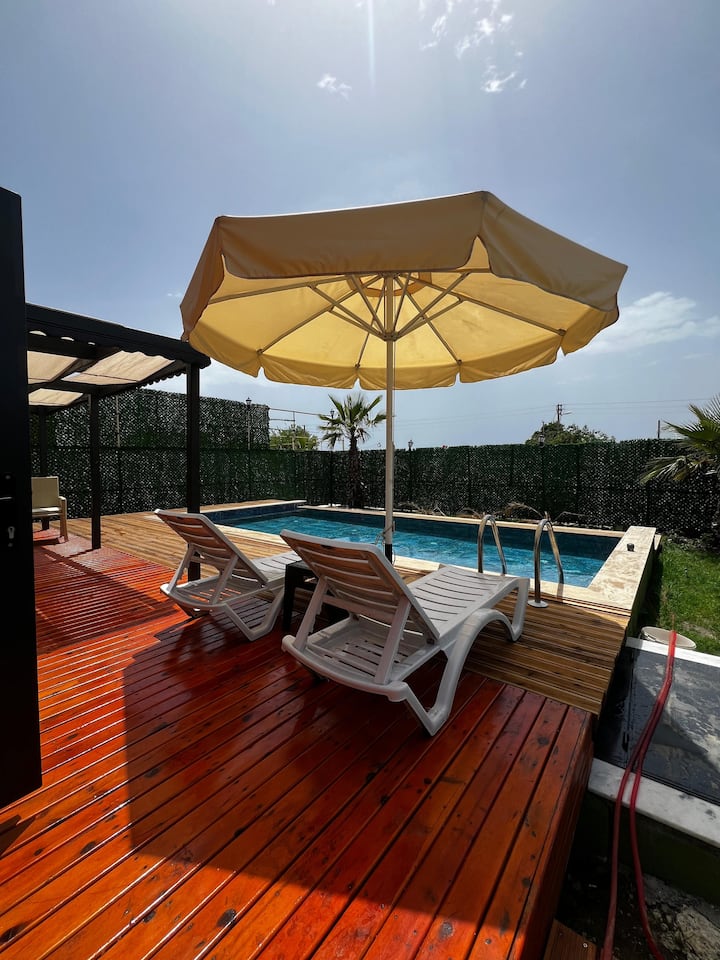 Denize 200 Metre Ahşap Villa - Demre