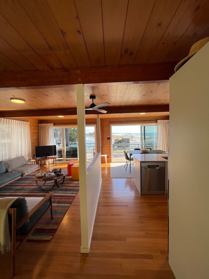 Stunning Ocean Front Home - 華卡塔尼