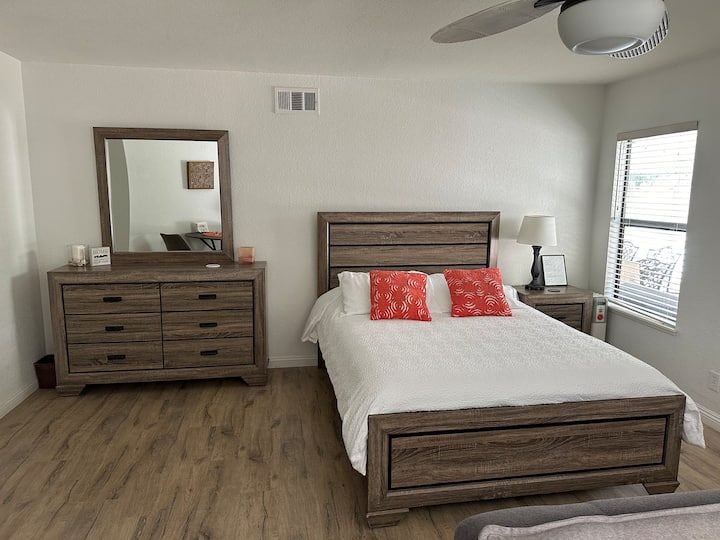 Laguna Hills Guest House - Aliso Viejo, CA