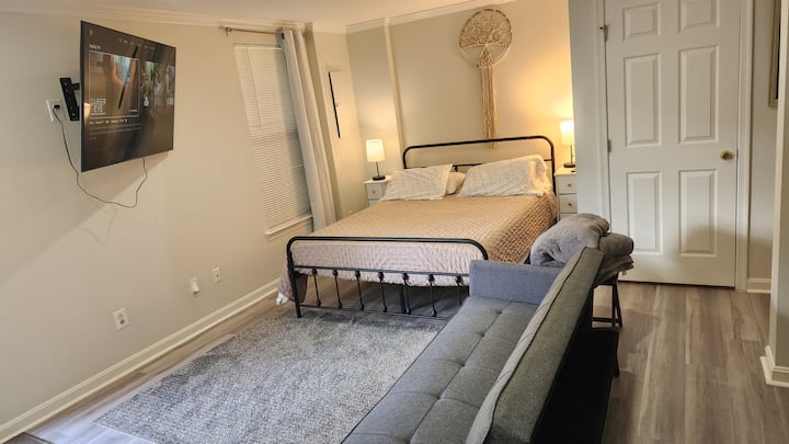 Private Basement Near Airport (9 Mins) - Herndon, VA